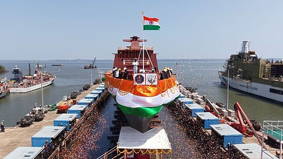 Índia lança a fragata Tavasya, décima da classe Talwar, construída com ...